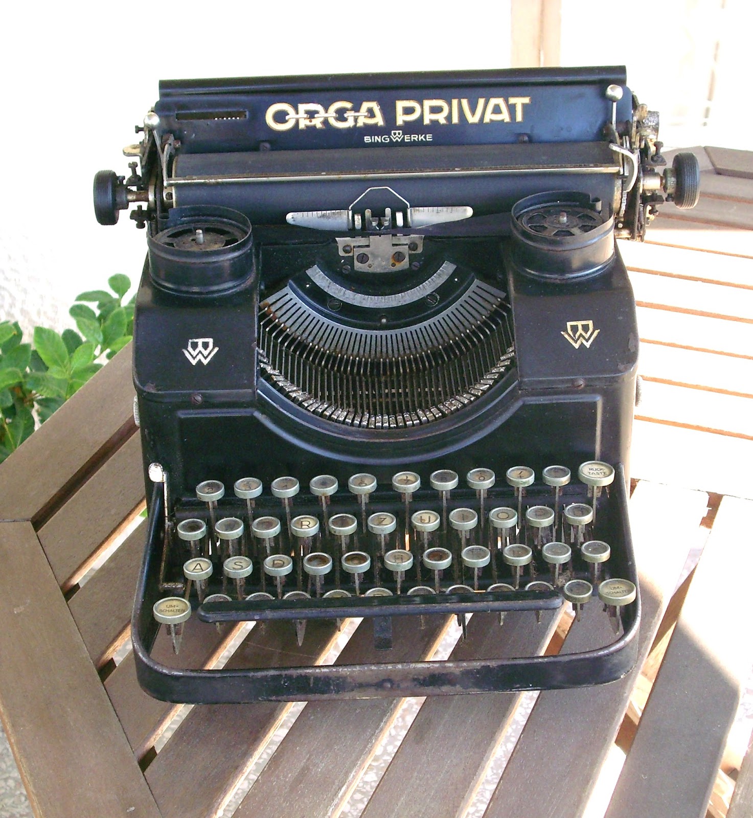 antiques: Η γραφομηχανη και η ιστορία της.