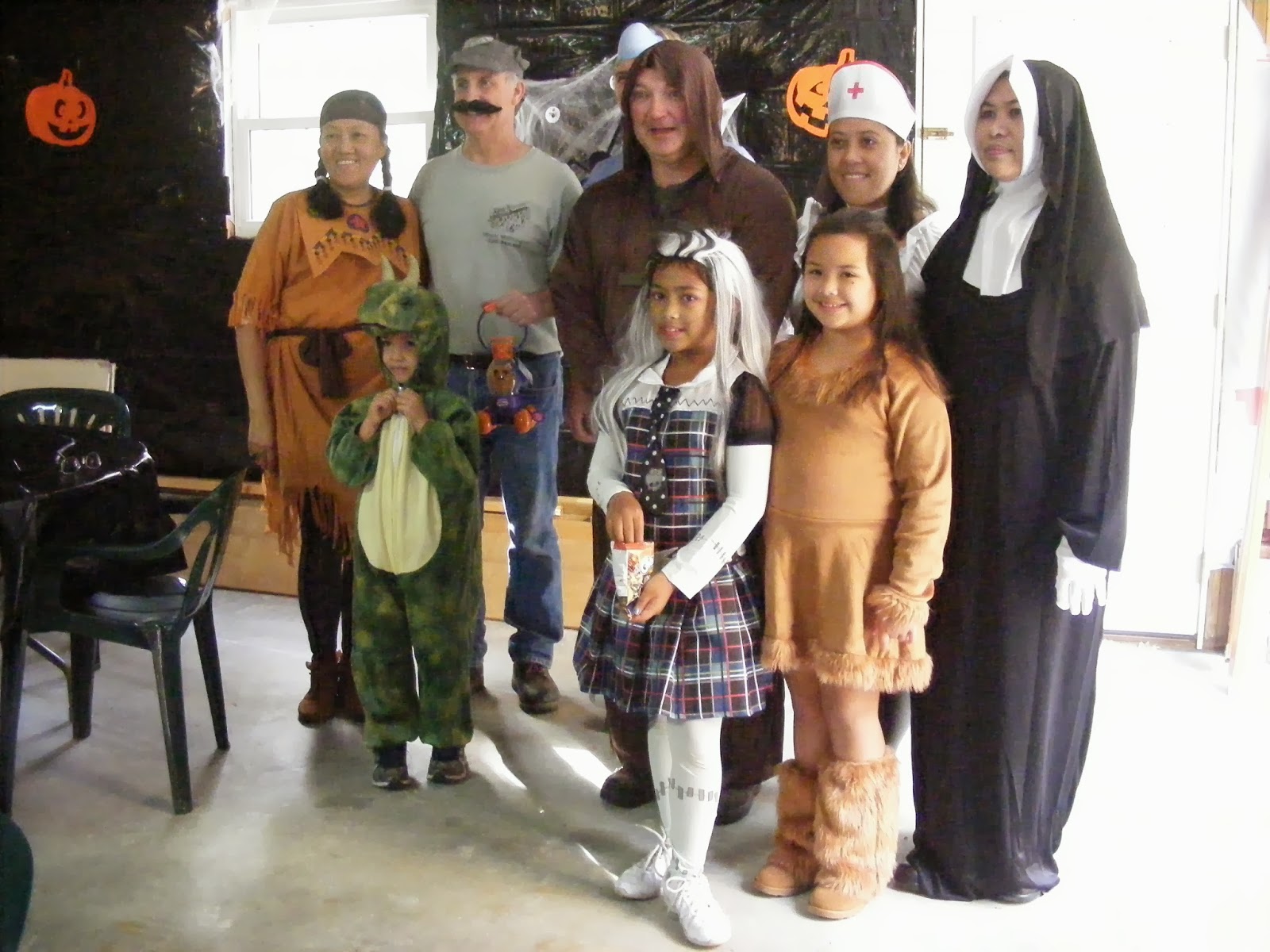 RuthinianGregoire: Early Halloween Party with Filipino Friends
