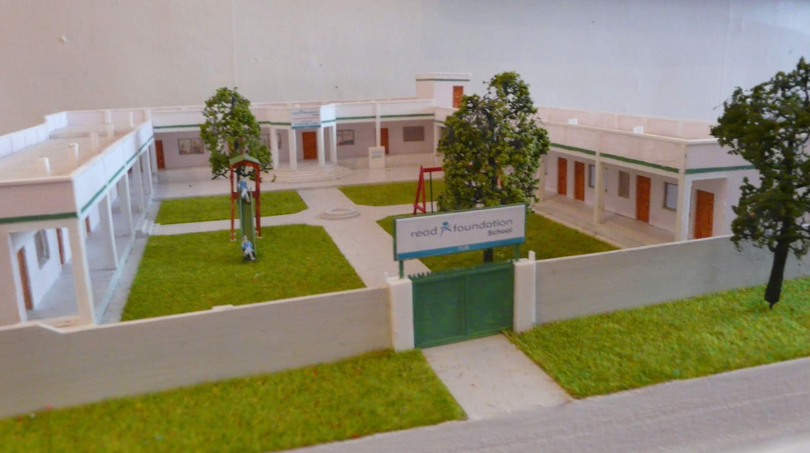 David Easton Modelmaker: At School in Pakistan