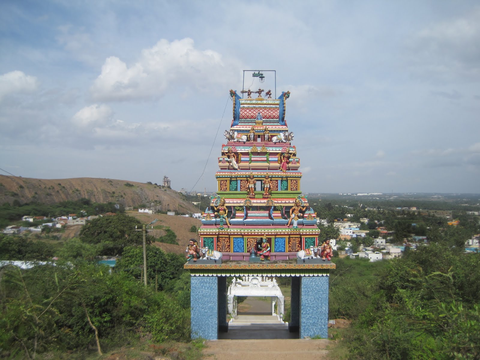 Greg's Indian Adventure: The Dharmalingeshwarar Mountaintop Temple ...