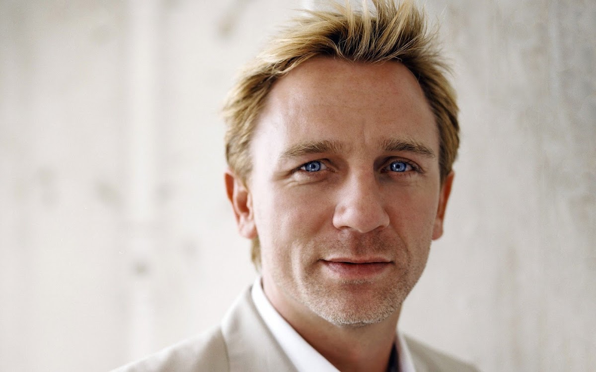 Daniel Craig Blue Eyes Wallpaper