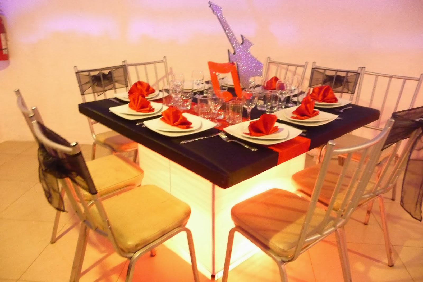 Dacerl Catering-Buffets : TEMÁTICOS 15 AÑOS ROCK