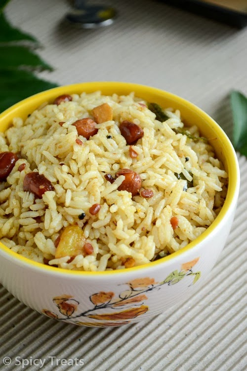 Spicy Treats: Puli Sadham / Puliyogare / Tamarind rice