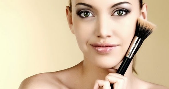 Les étapes d'un maquillage réussi / VENUS MAG