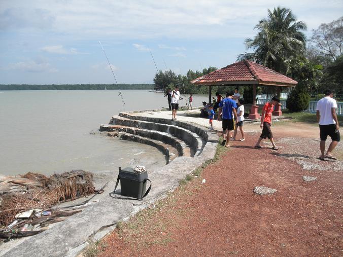 BERPETUALANG KE ACEH: The widest part of the Muar river estuary and ...