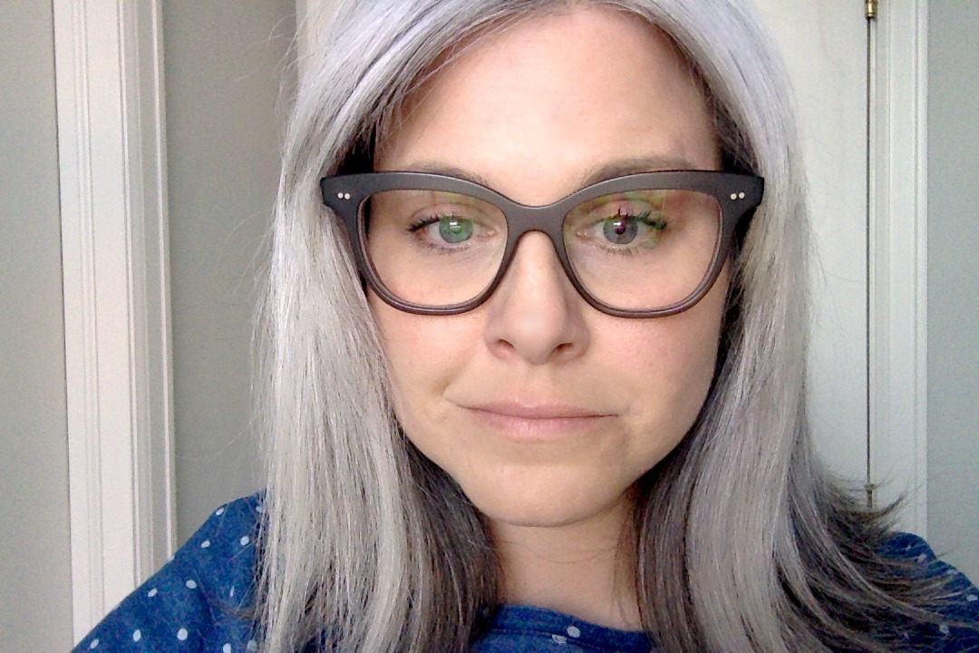 Seven Best Tips And Tricks For Successfully Growing Out Your Gray Hair