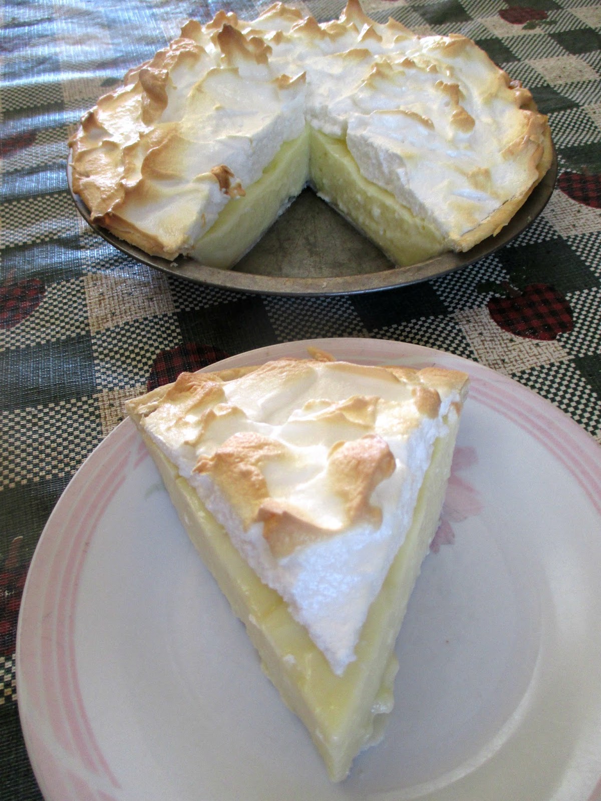 Hot and Cold Running Mom - Just my Stuff: Silky Lemon Lime Pie
