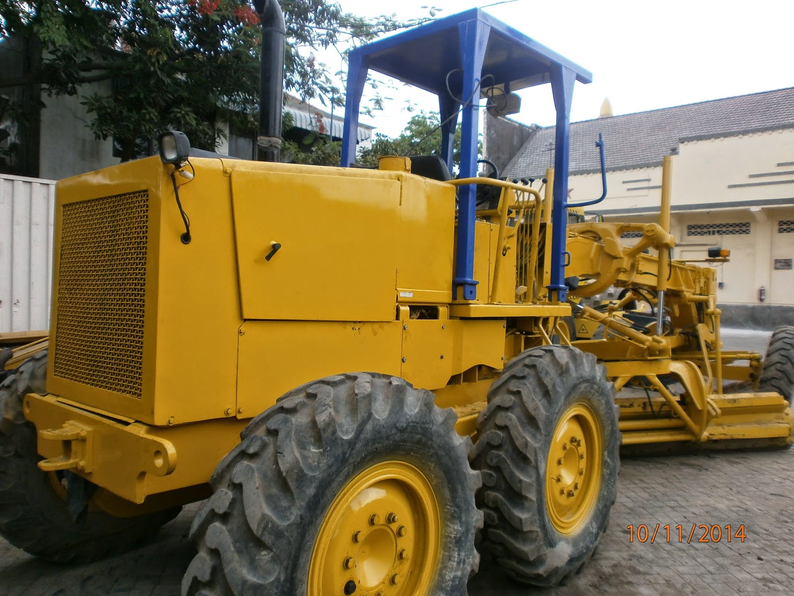 Tren Gaya 28+ Alat Berat Greder, Gambar Kaos