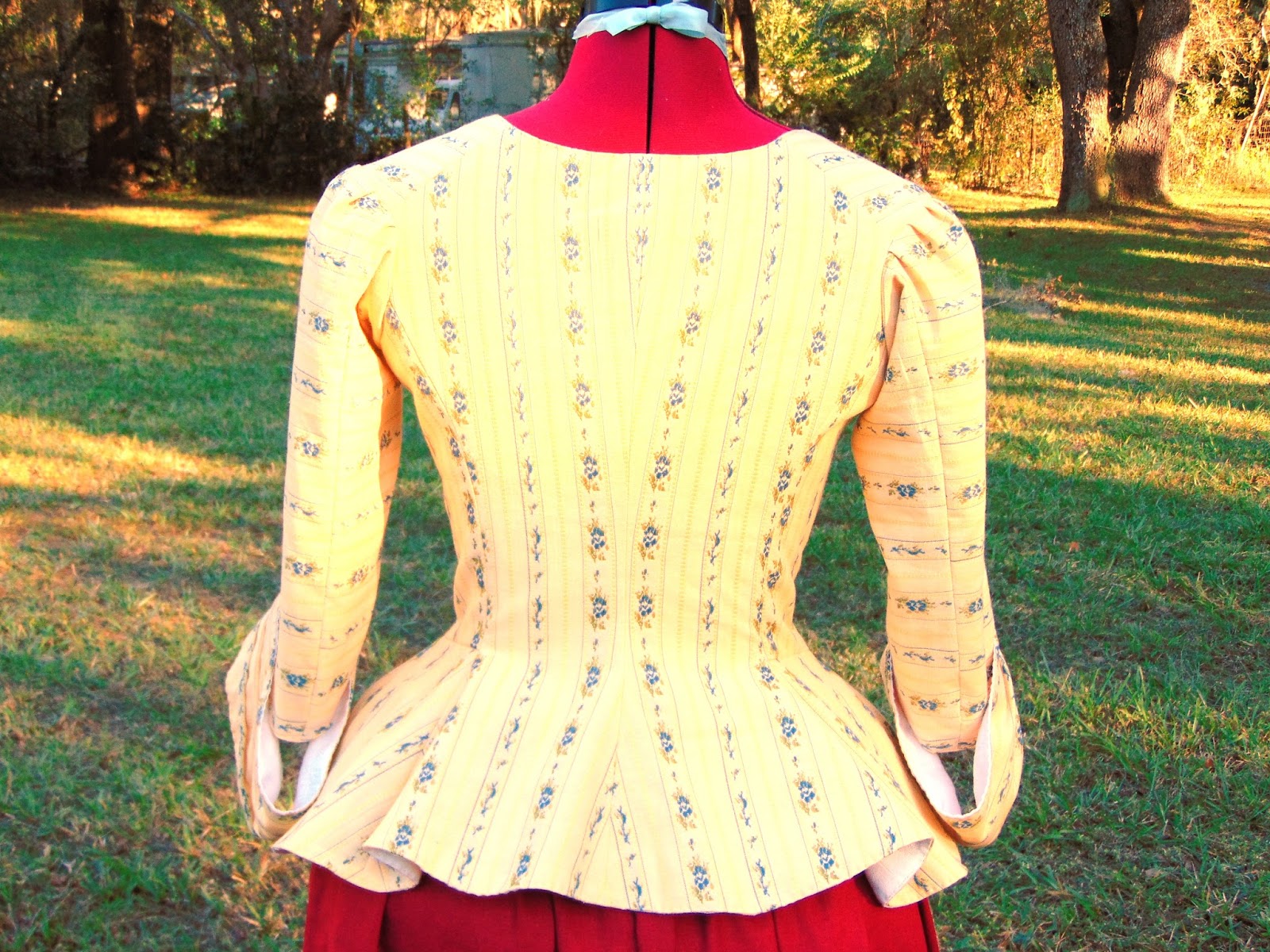 The Antique Sewist: 1750s Casaquin Jacket - Yellow & Blue Brocade