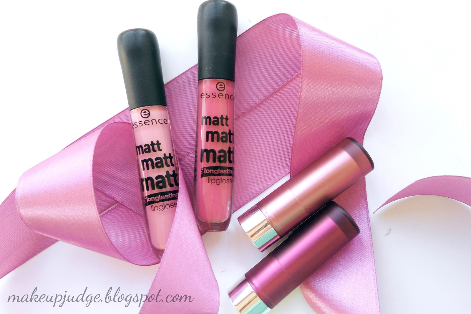 ESSENCE/ MATT MATT MATT KOLEKCIJA RUŽEVA - Make up Judge