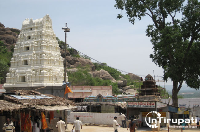 vasanthara: SREE VEERANAJANEYA OF ARDHAGIRI