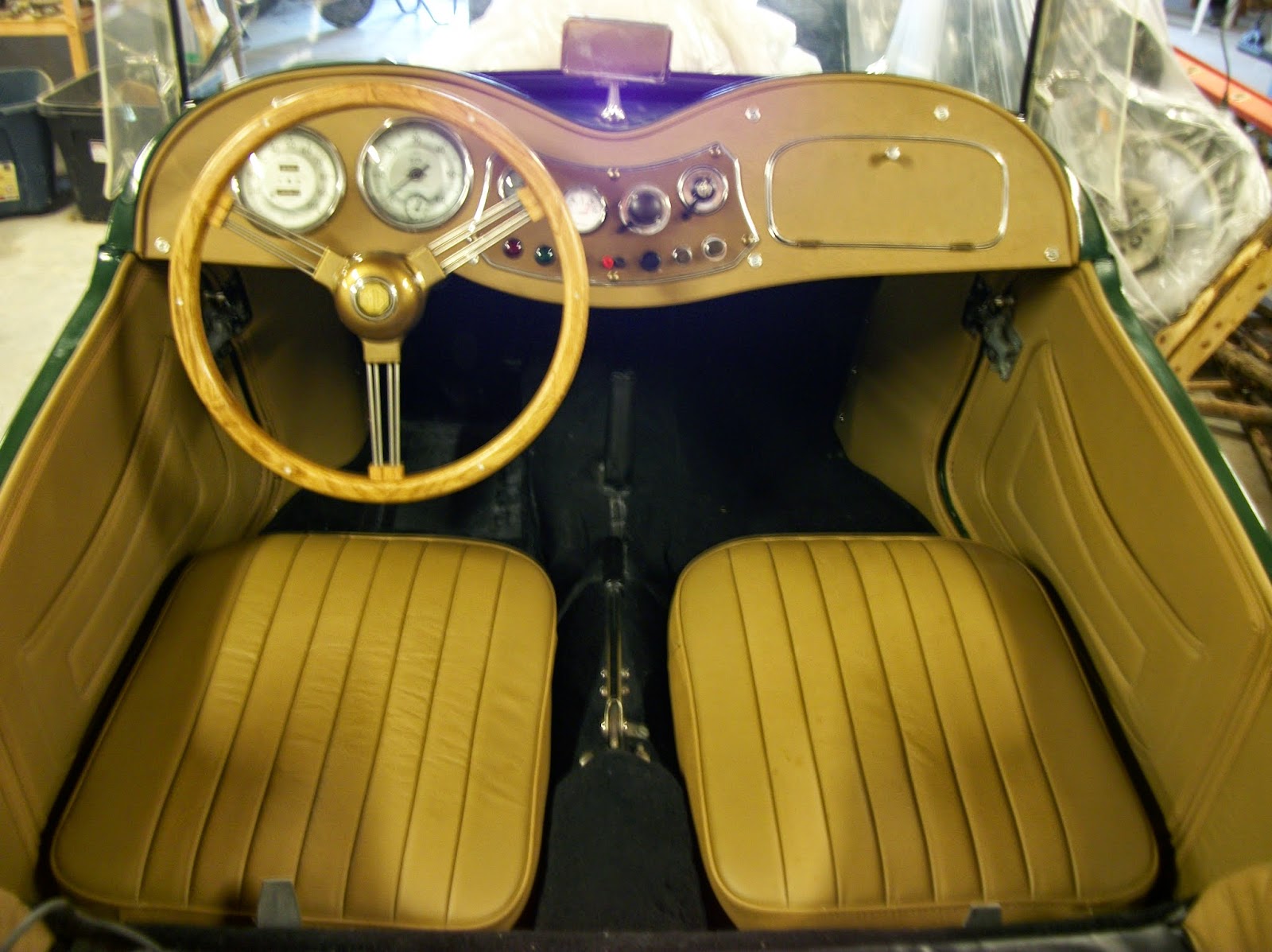 1952 MG TD: Interior