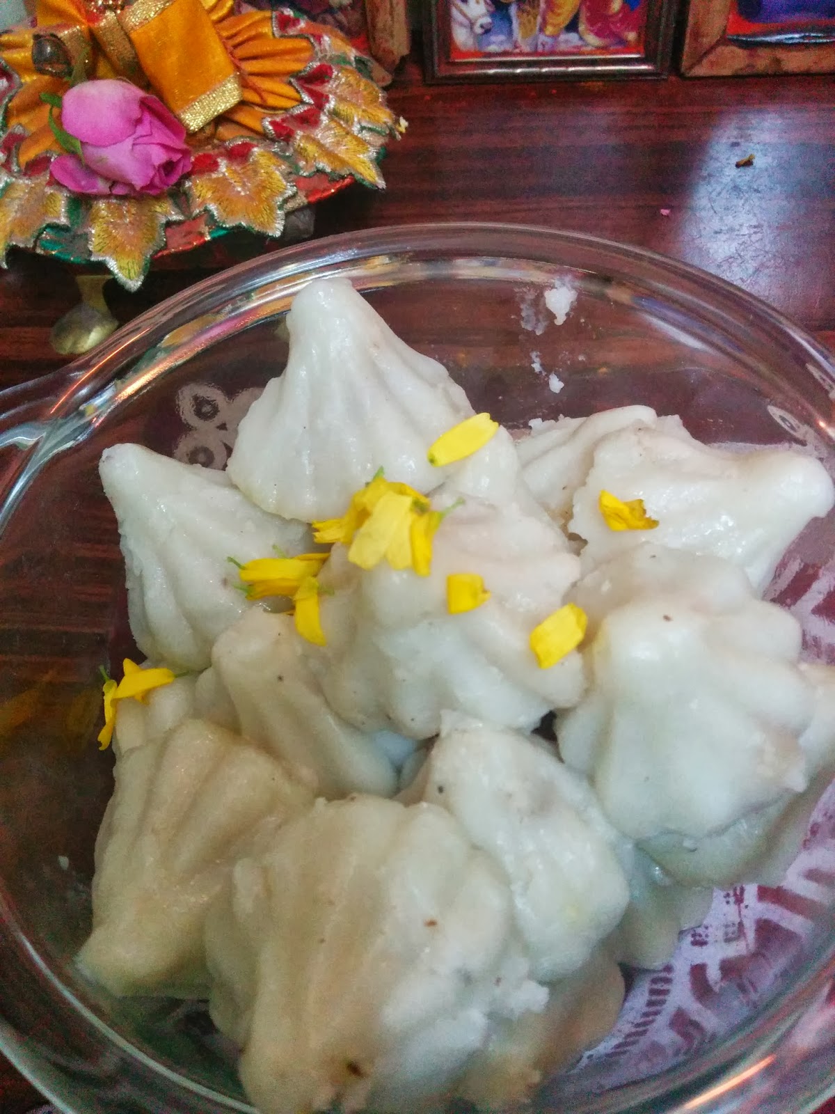 Pathare Prabhu Recipes: Ukdiche Modak (Steamed Modak)