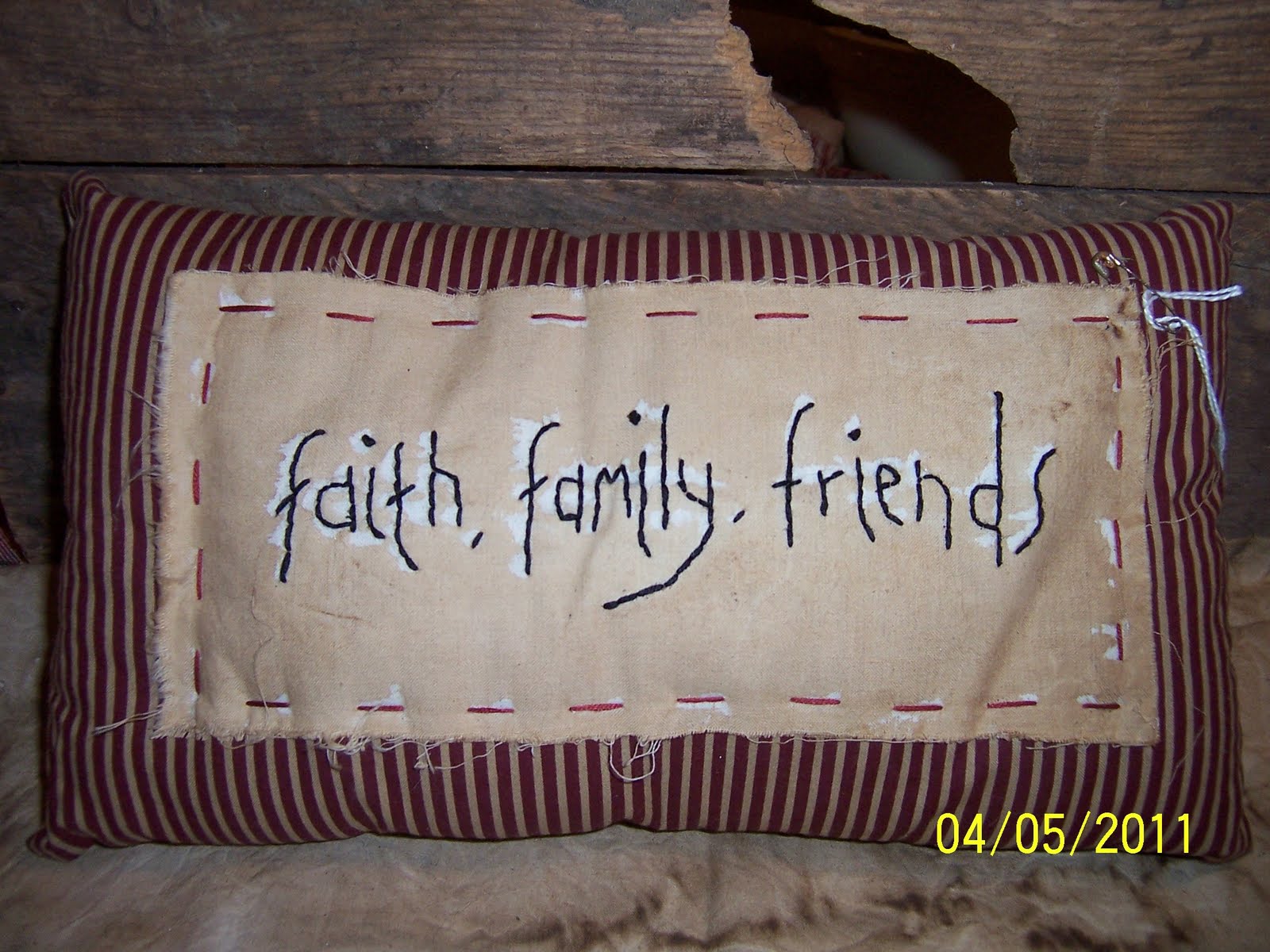 Tina's Primitive Attic: Prim / Shabby Country Pillows