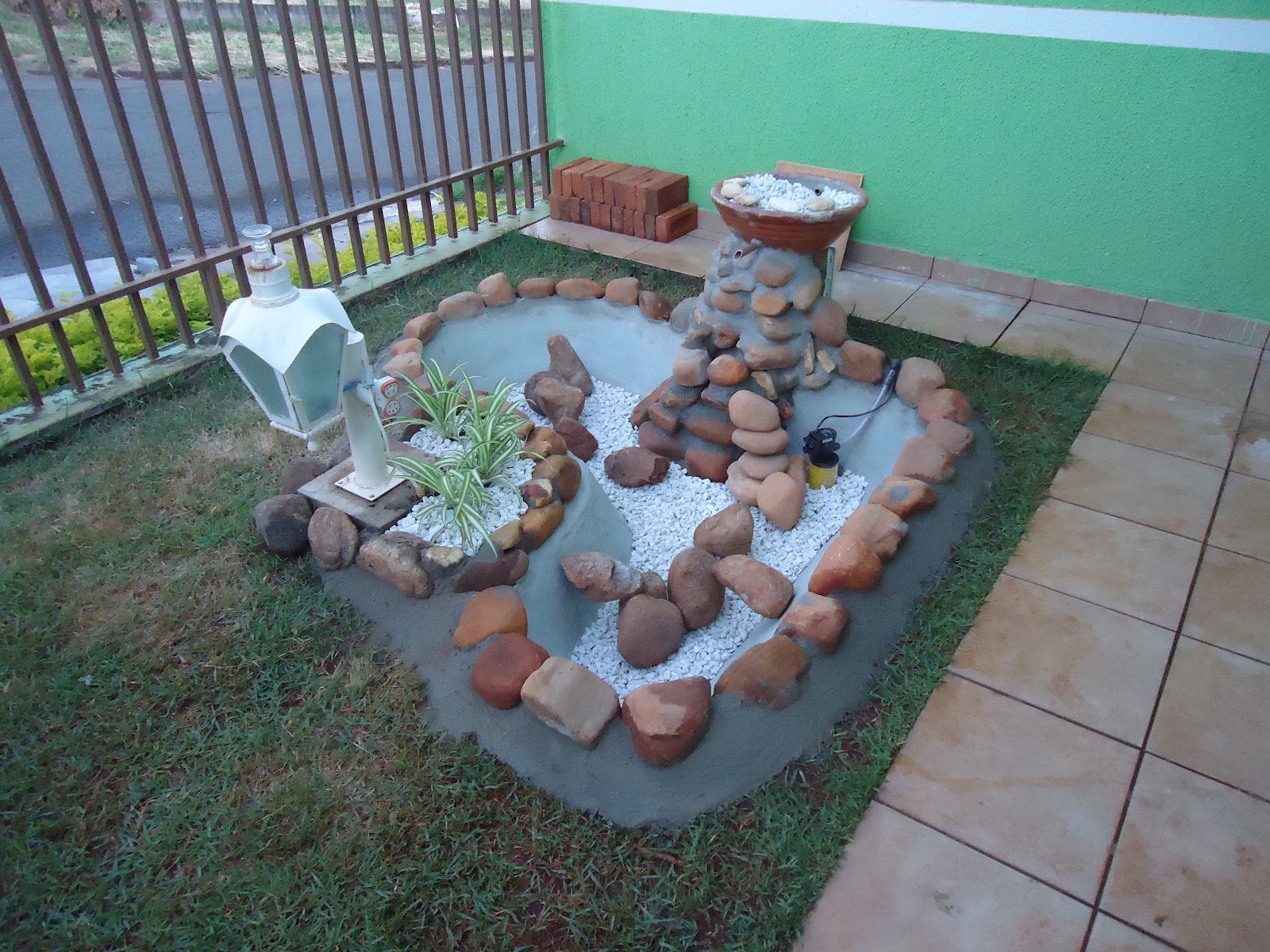 Sandro Augusto por Débito&Crédito: MINI LAGO ARTIFICIAL