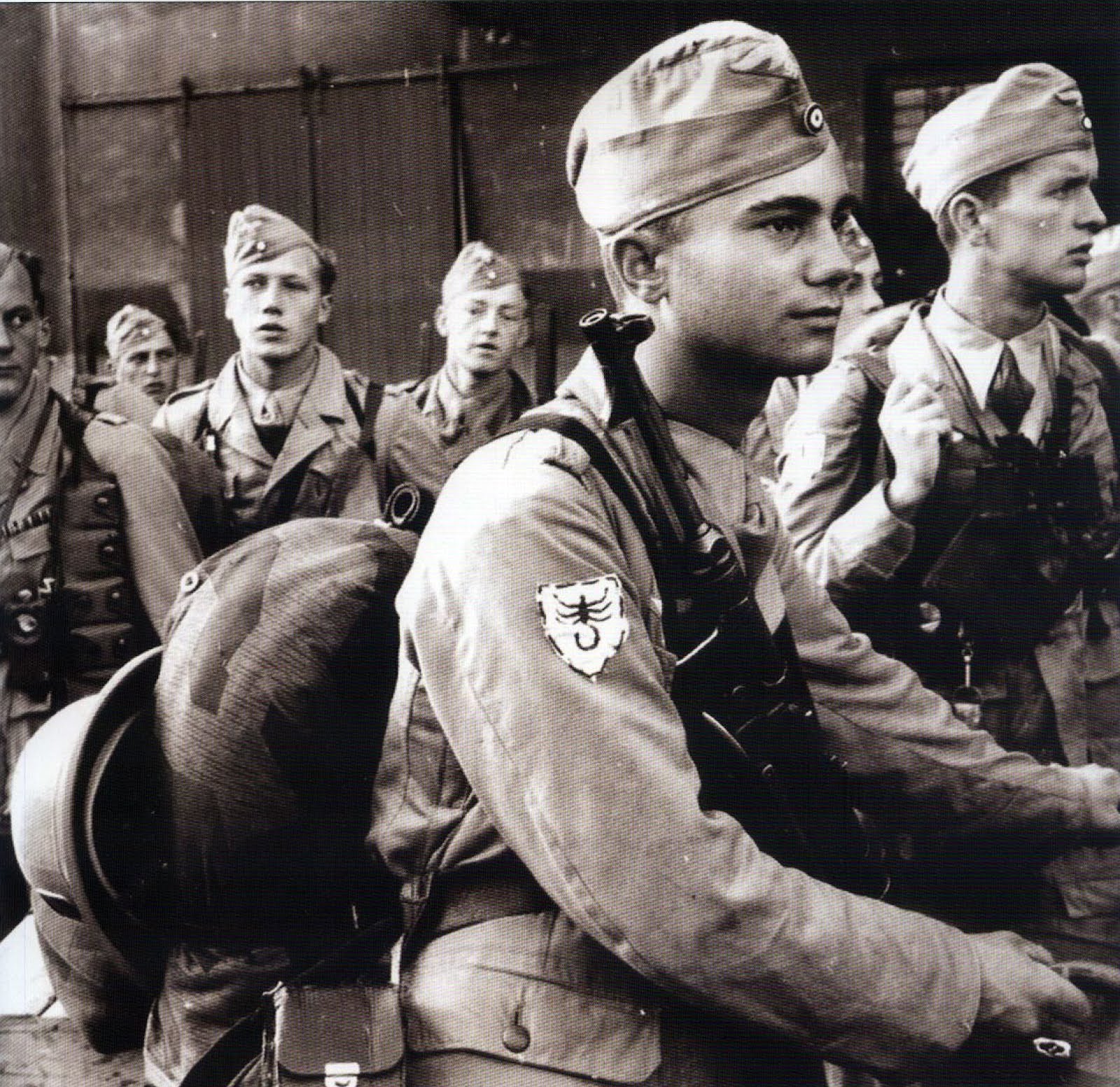 NAZI JERMAN: Album Foto Fallschirmjäger-Brigade Ramcke