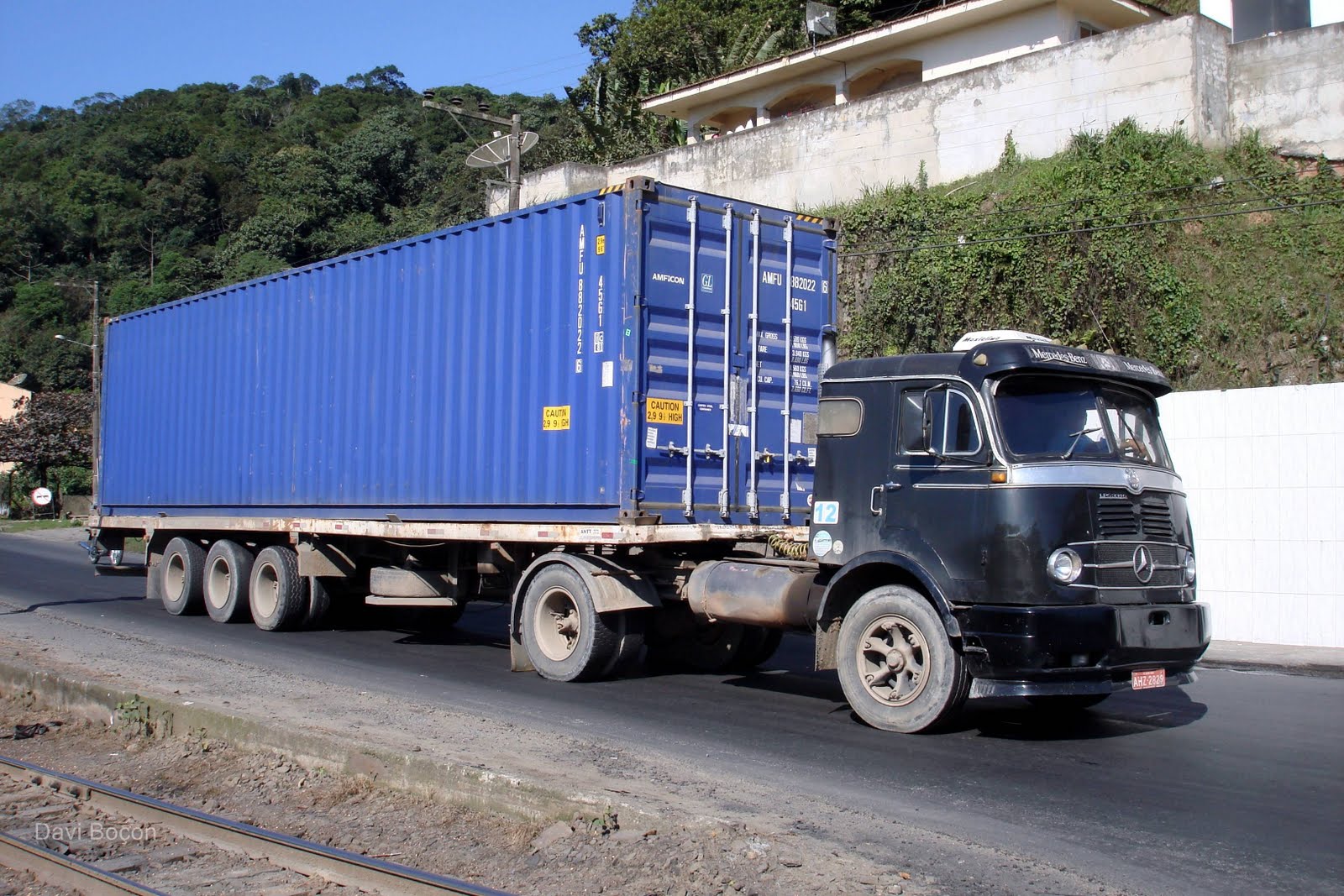Caminhões pelo Brasil: MERCEDES-BENZ