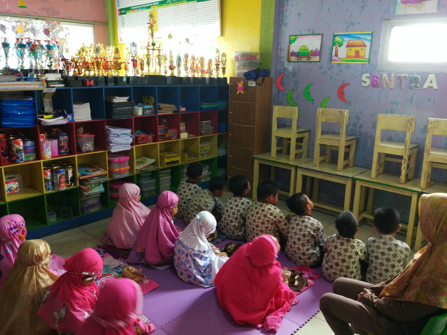 MENGAJAR DI PAUD AL-IKHLAS