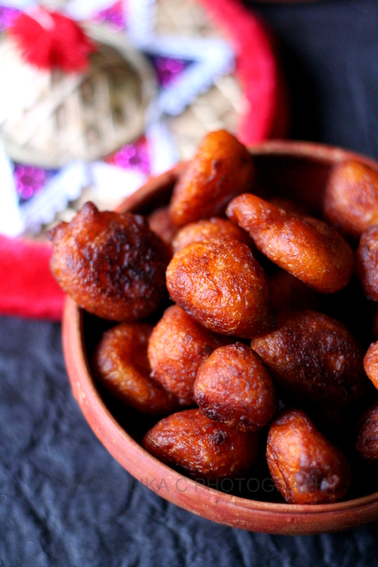 Silence sings..........: Taler Bora (Asian Palm Fritters)