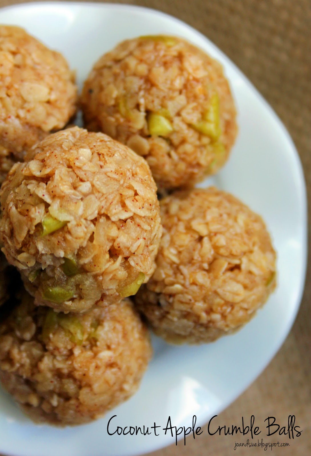 Jo and Sue: Coconut Apple Crumble Balls