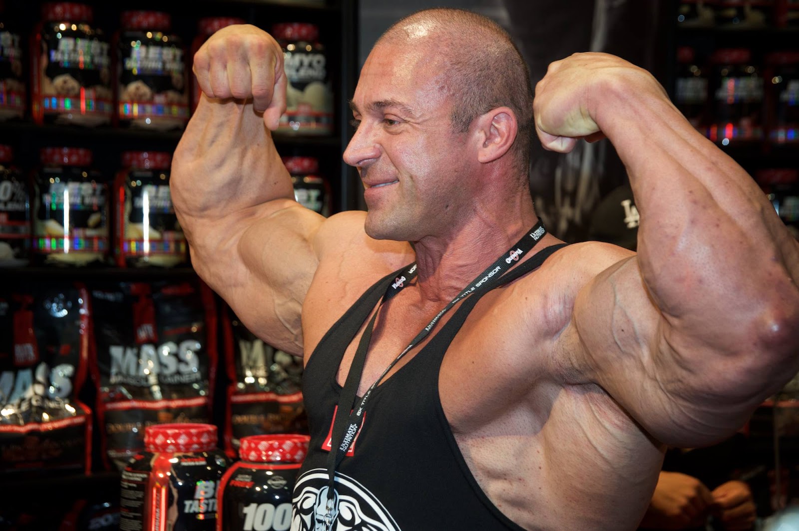 Muscle Lover: Italian mass monster - IFBB Pro bodybuilder Luca Pennazzato