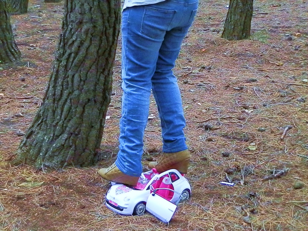 crushandtrampling: Car Crush with platform boots and jeans in the street