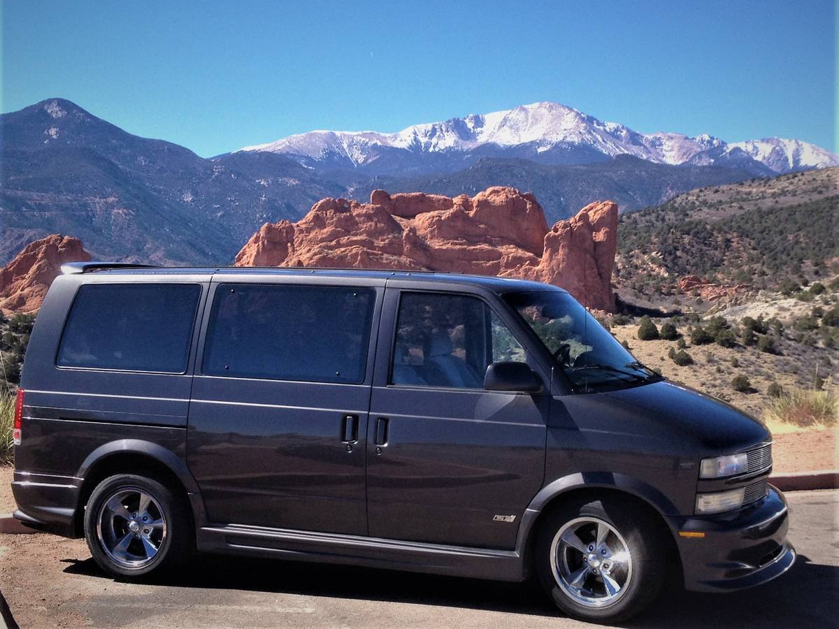 LT1 V8 Swap: 1992 Chevrolet Astro LT - DailyTurismo