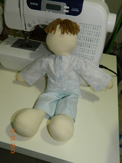 Lembranças Artesanais: Boneco sem rosto