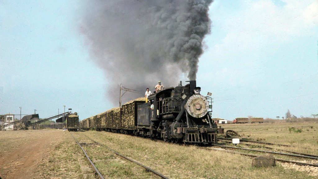 transpress nz: Baldwin 2-8-0 steam locomotive, Cuba