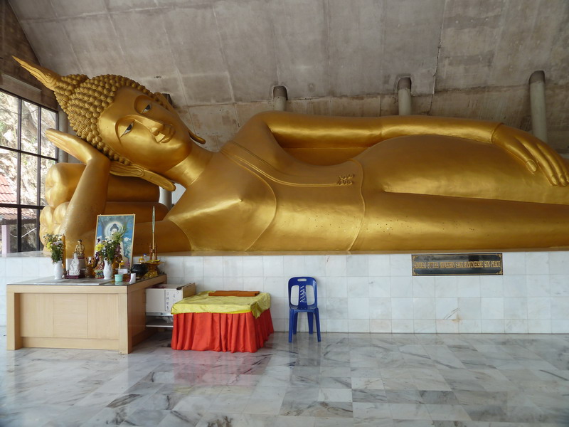 Caving in SE Asia: Thai Buddhas in cave temples in Perak