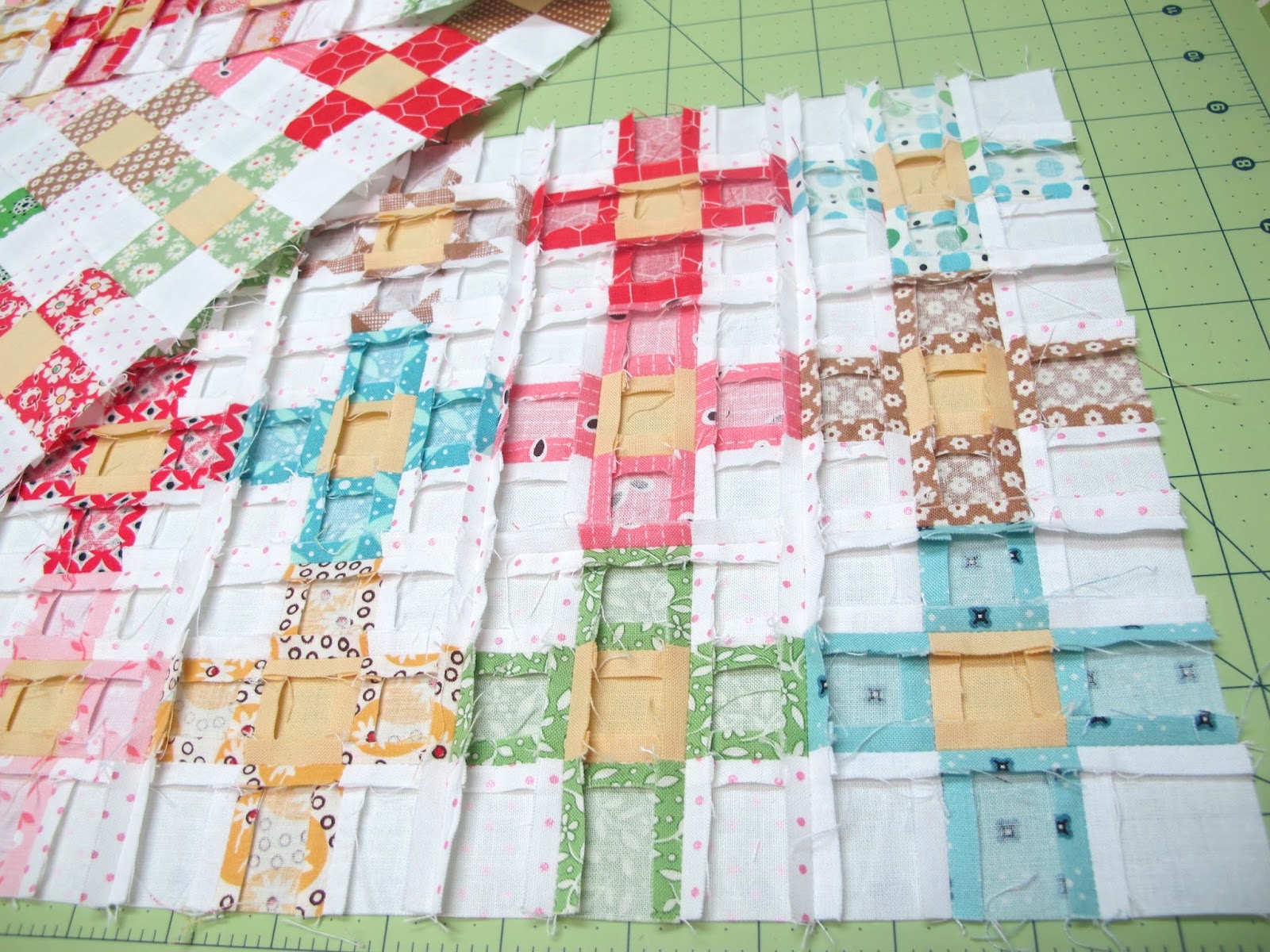 Scrappy Summer Sew Along - Sweet and Simple Runner Tutorial ...
