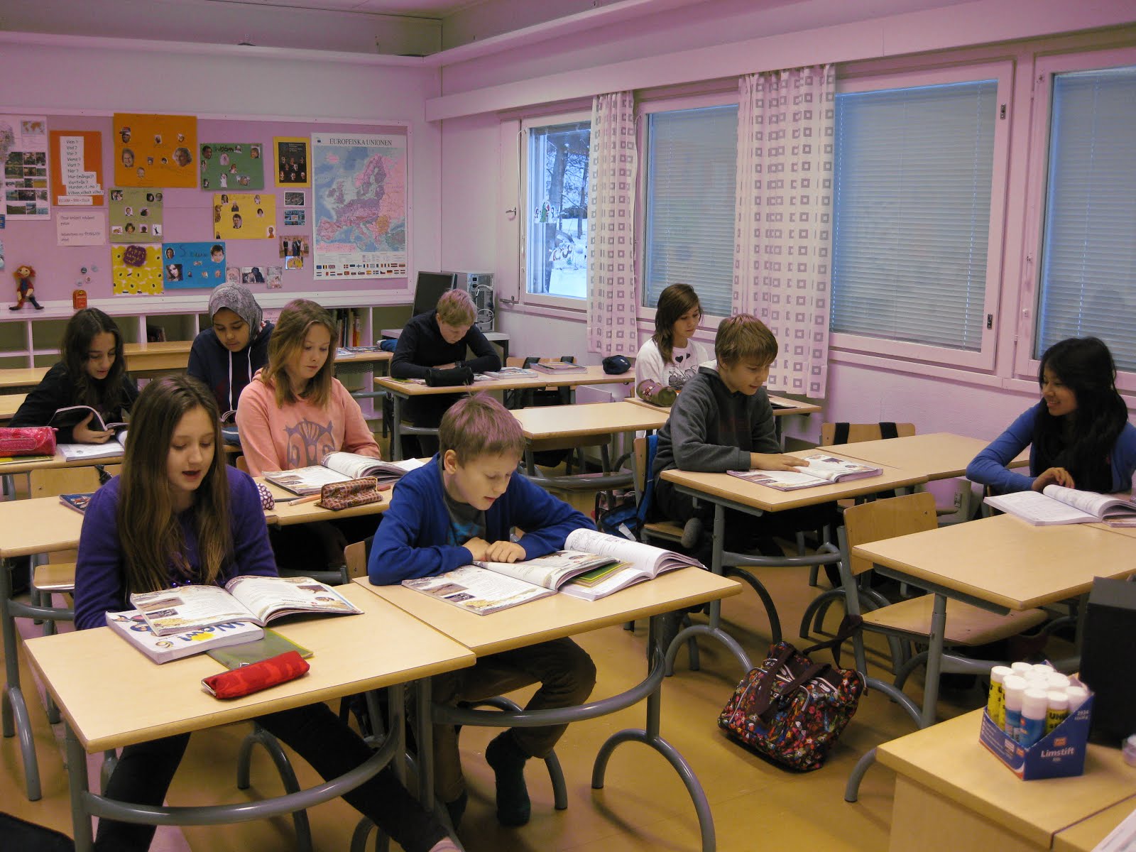 Oulunkylä Primary School: Regards from class 6B