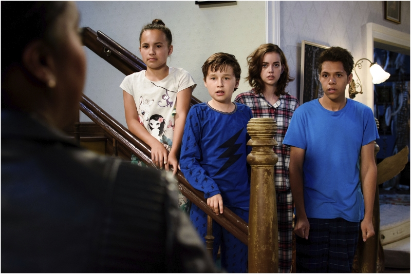 NickALive!: "Hunter Street" Star MaeMae Renfrow On the Hunter Sibling ...