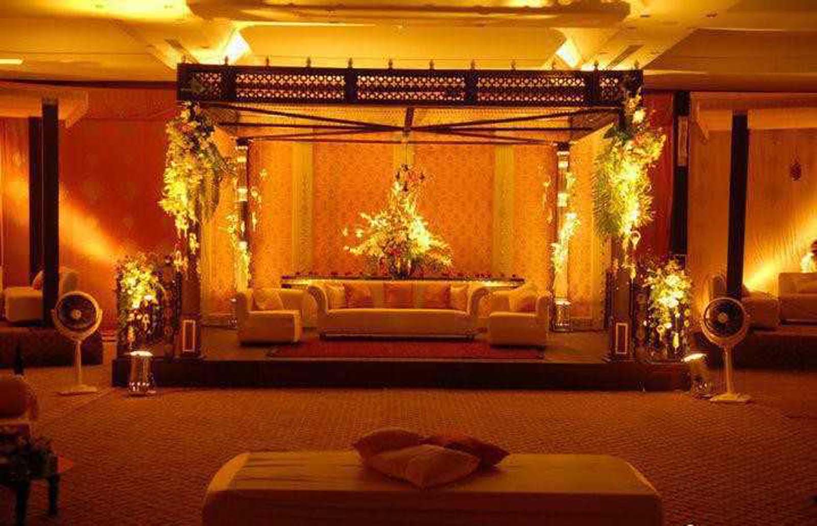 Gaye Holud or Turmeric on the Body Stage Decoration Idea - Bengali ...