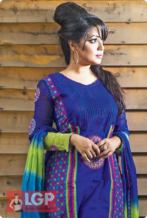 Bangladeshi model and Singer Dilshad Nahar Kona's Photos ~ Lovely Girls ...