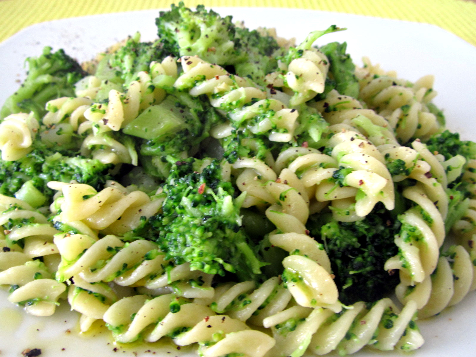 cocina con luz verde: Pasta con brócoli "tojunto"