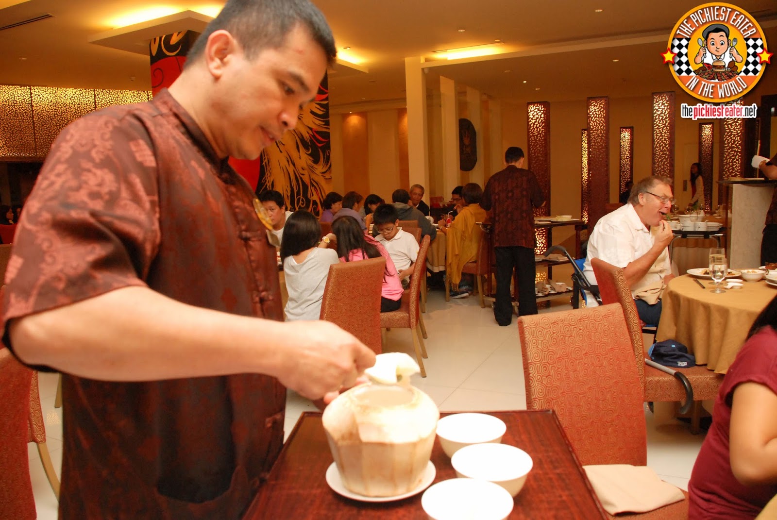 THE PICKIEST EATER IN THE WORLD: THE BELLEVUE MANILA: PHOENIX COURT IS ...