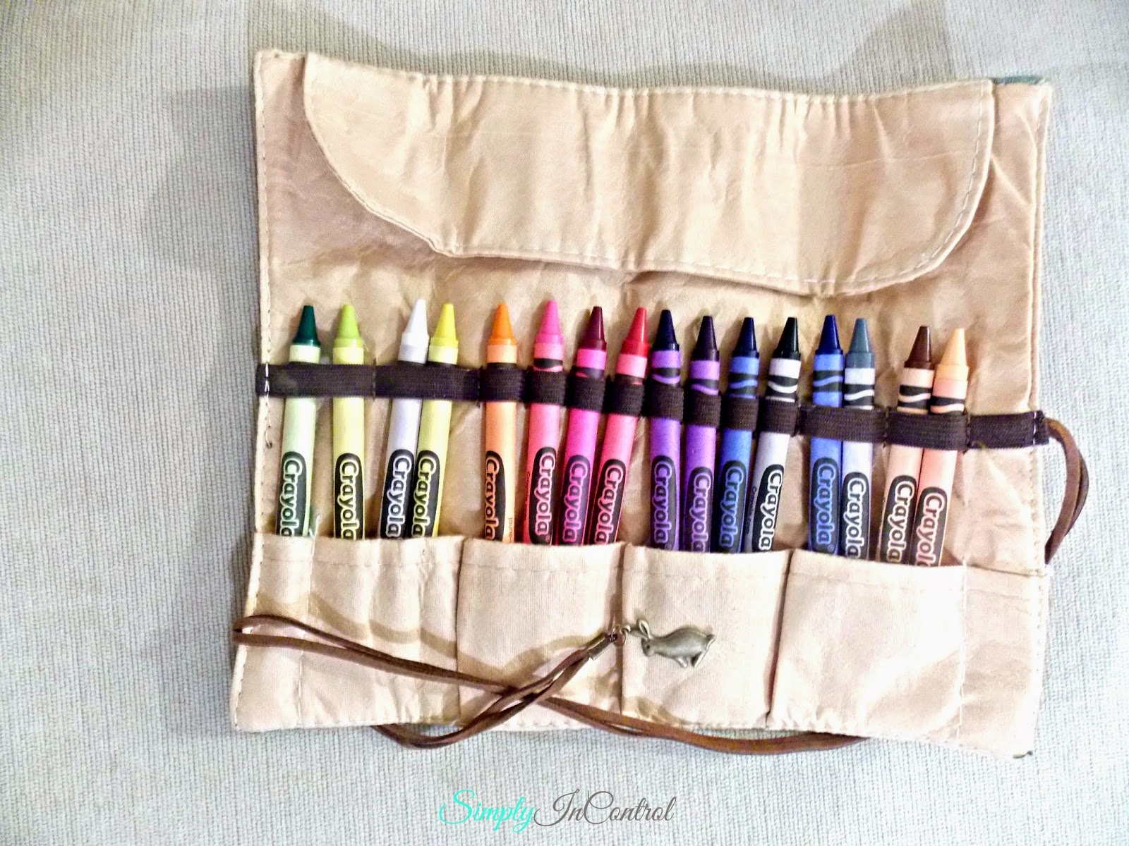 Simply in Control: Different Ways of Using Roll Up Canvas Pen Bags