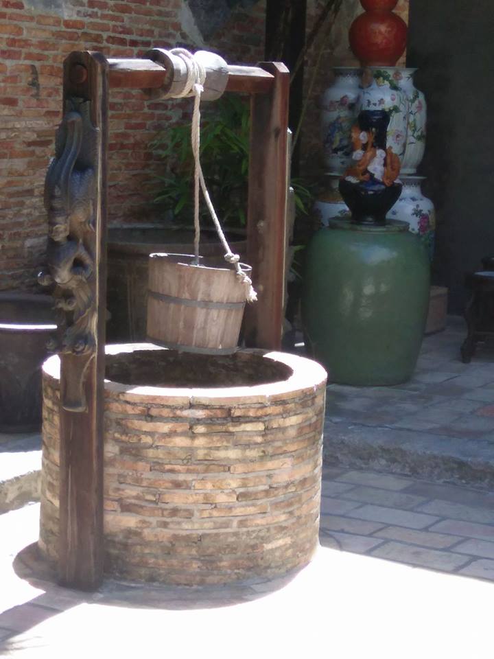 sepanjang jalan pulang: PERIGI DAN KEREK TELAGA