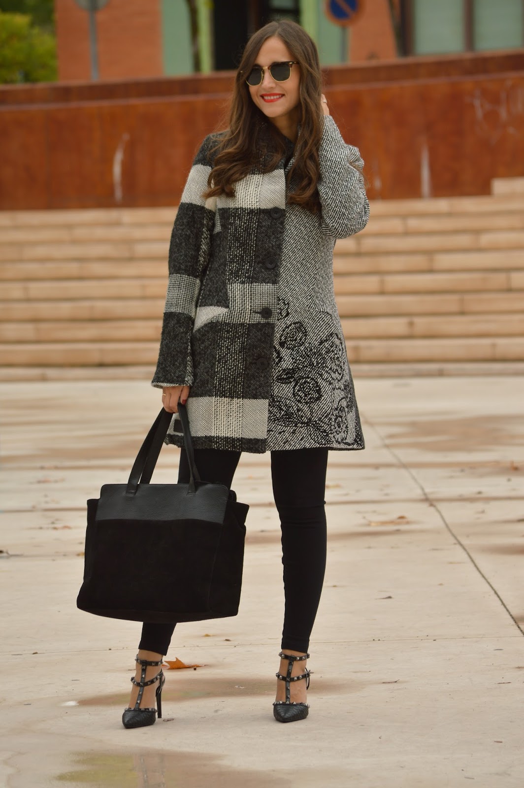 1000 MANERAS DE VESTIR: Desigual