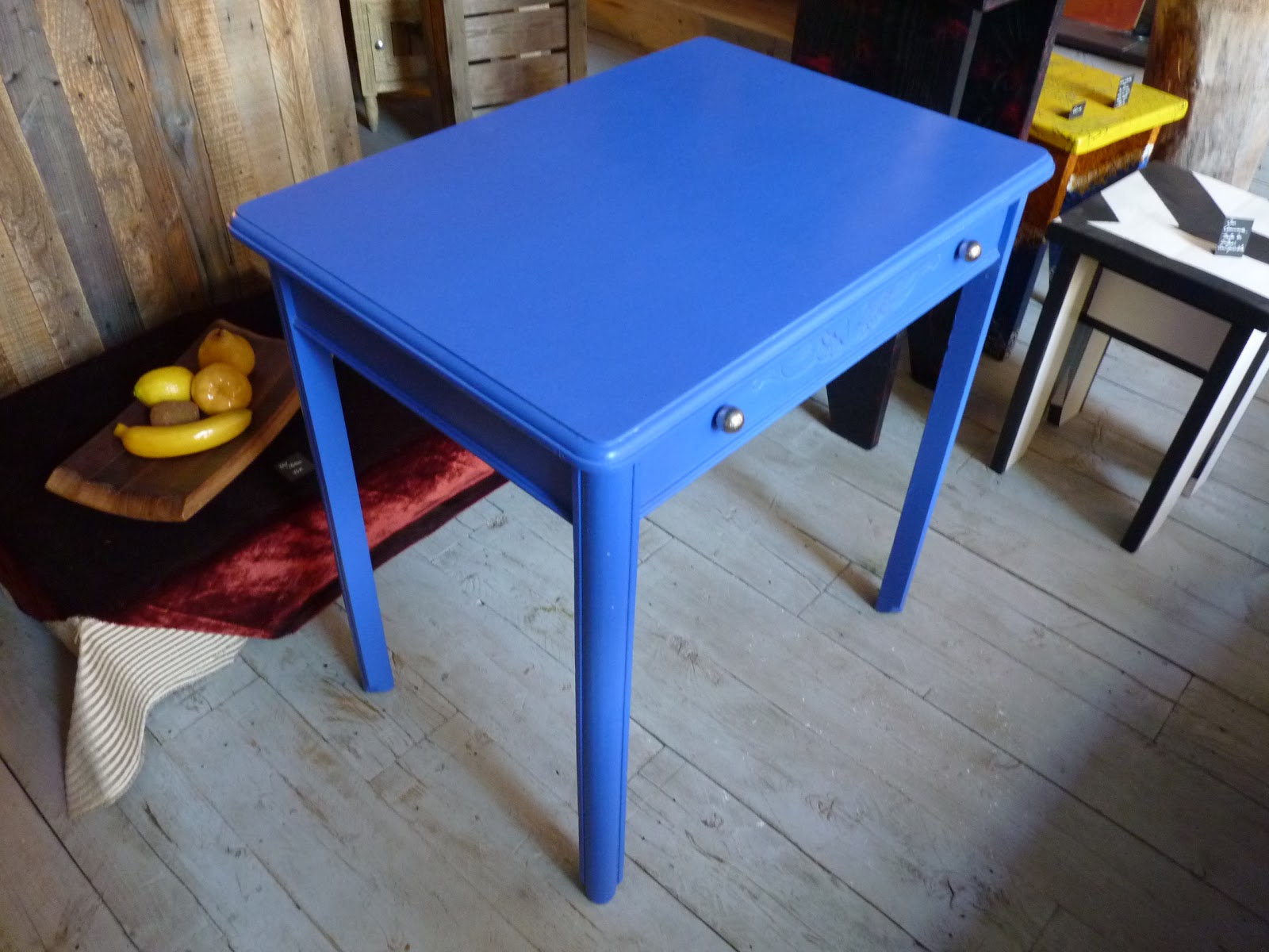 Pascal Baran Re-Acteur: Petite table bleue - little blue table