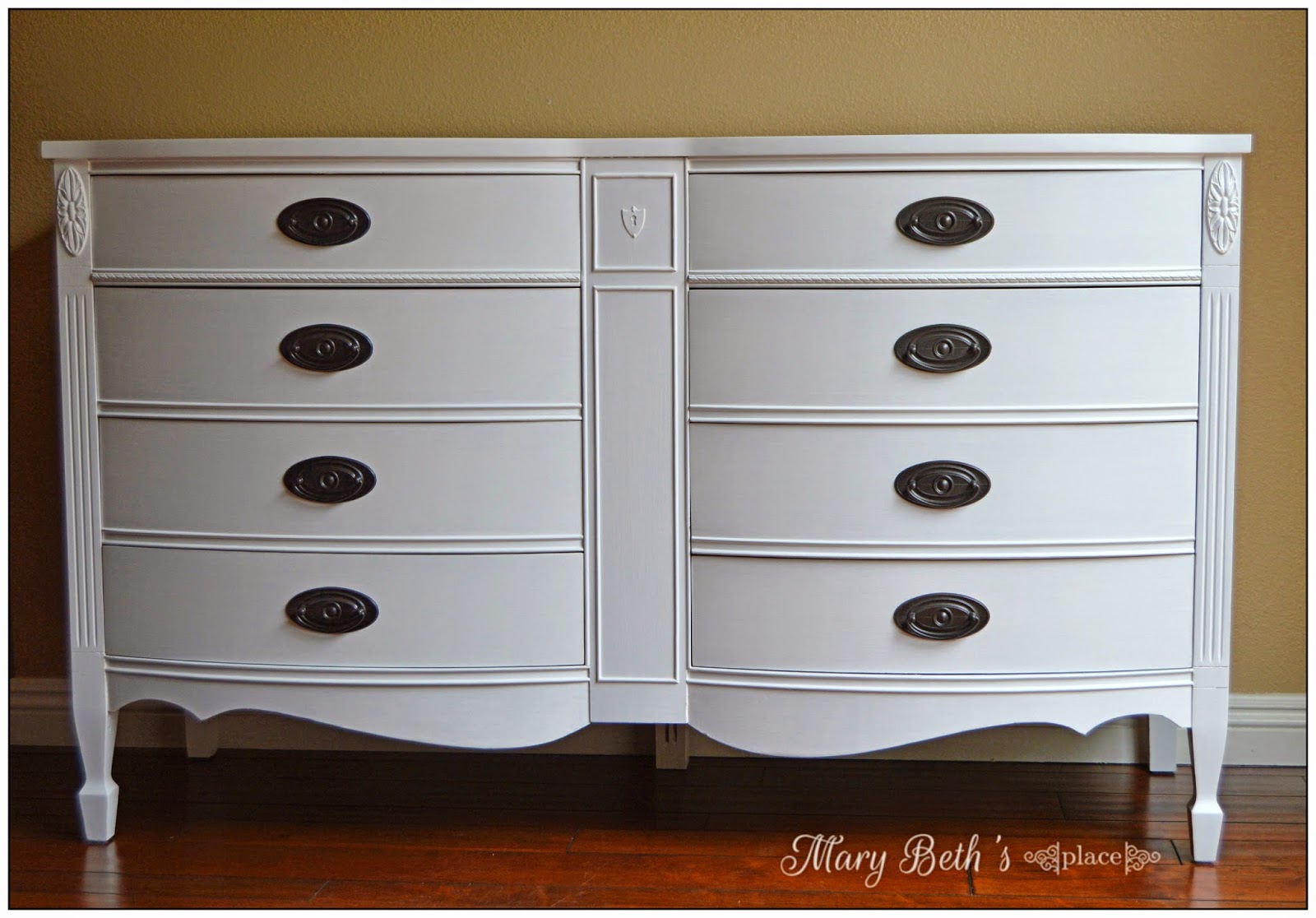 Mary Beth's Place: Pretty Drawers for Dixie