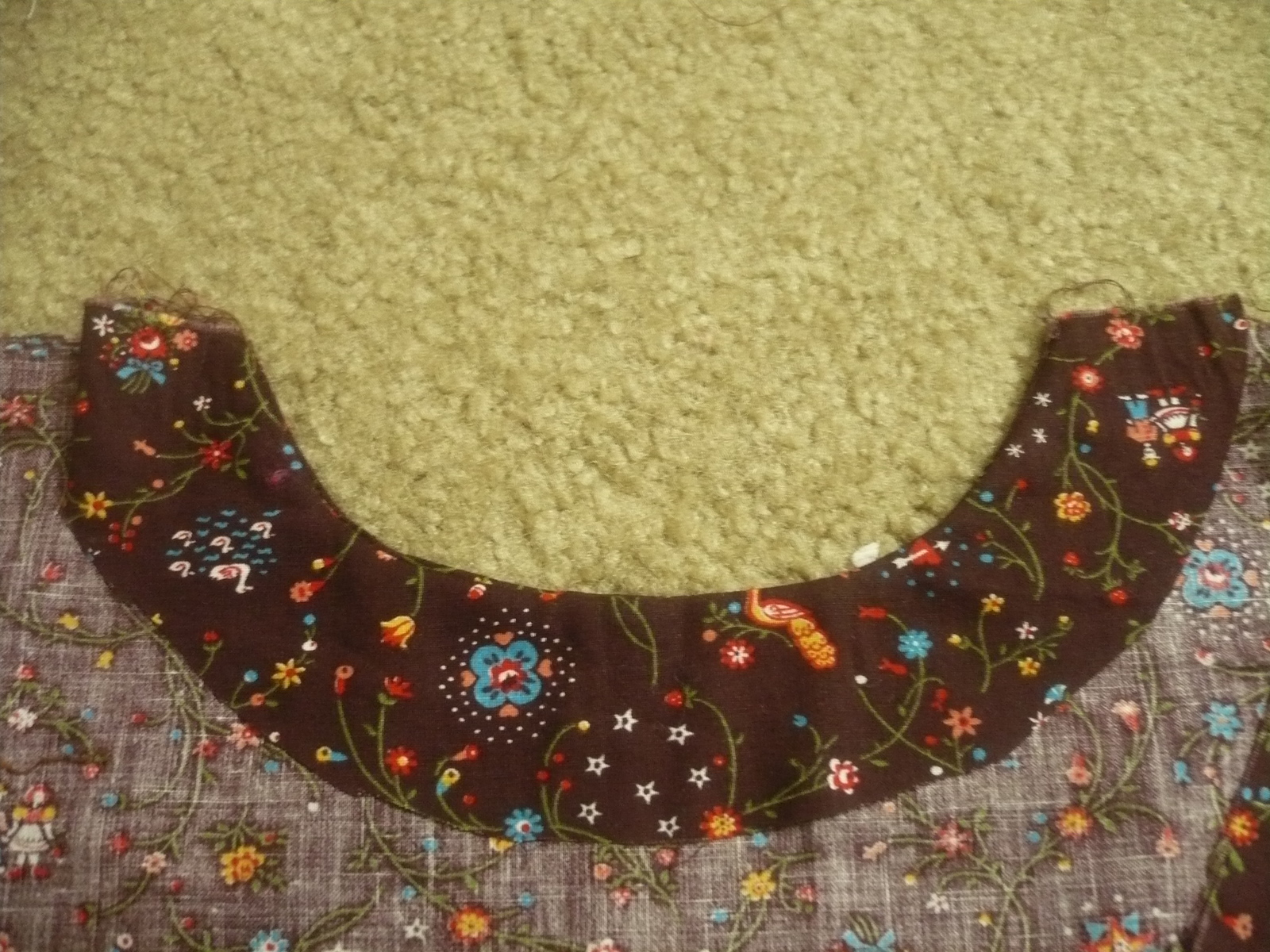Turn the extra fabric inside.
