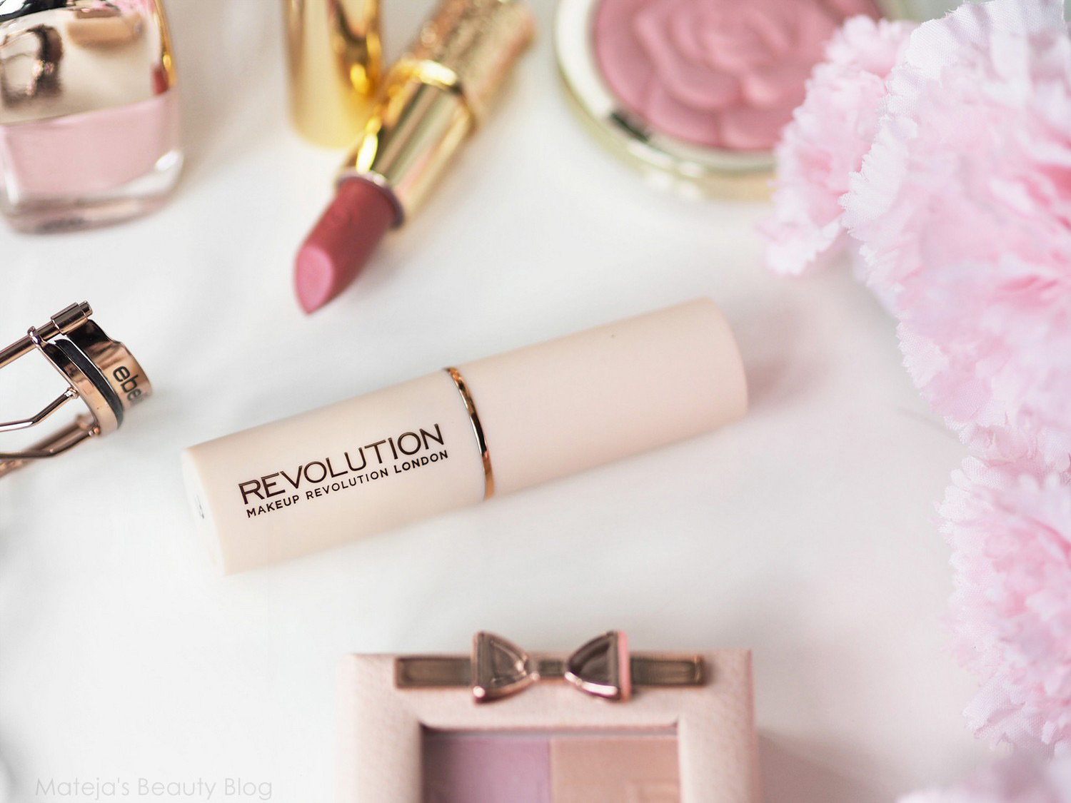 Makeup Revolution Fast Base Stick in F1 - Epuble
