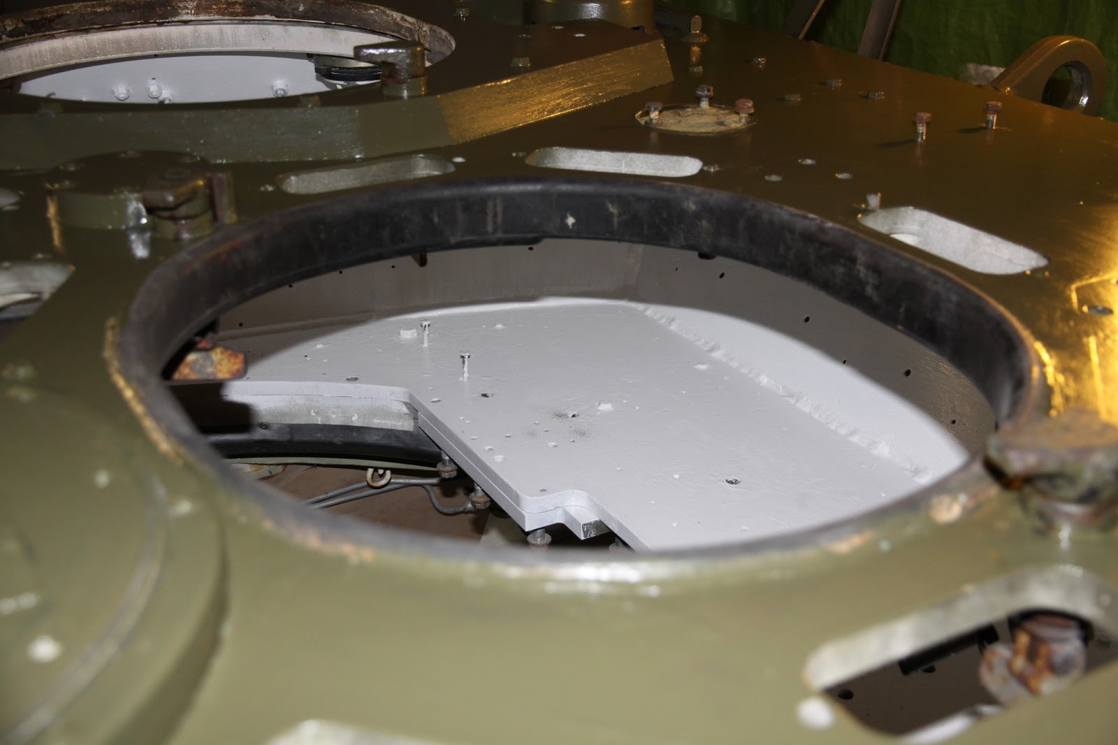 ALVIS SABRE - Restoration.: Turret Exterior Painted