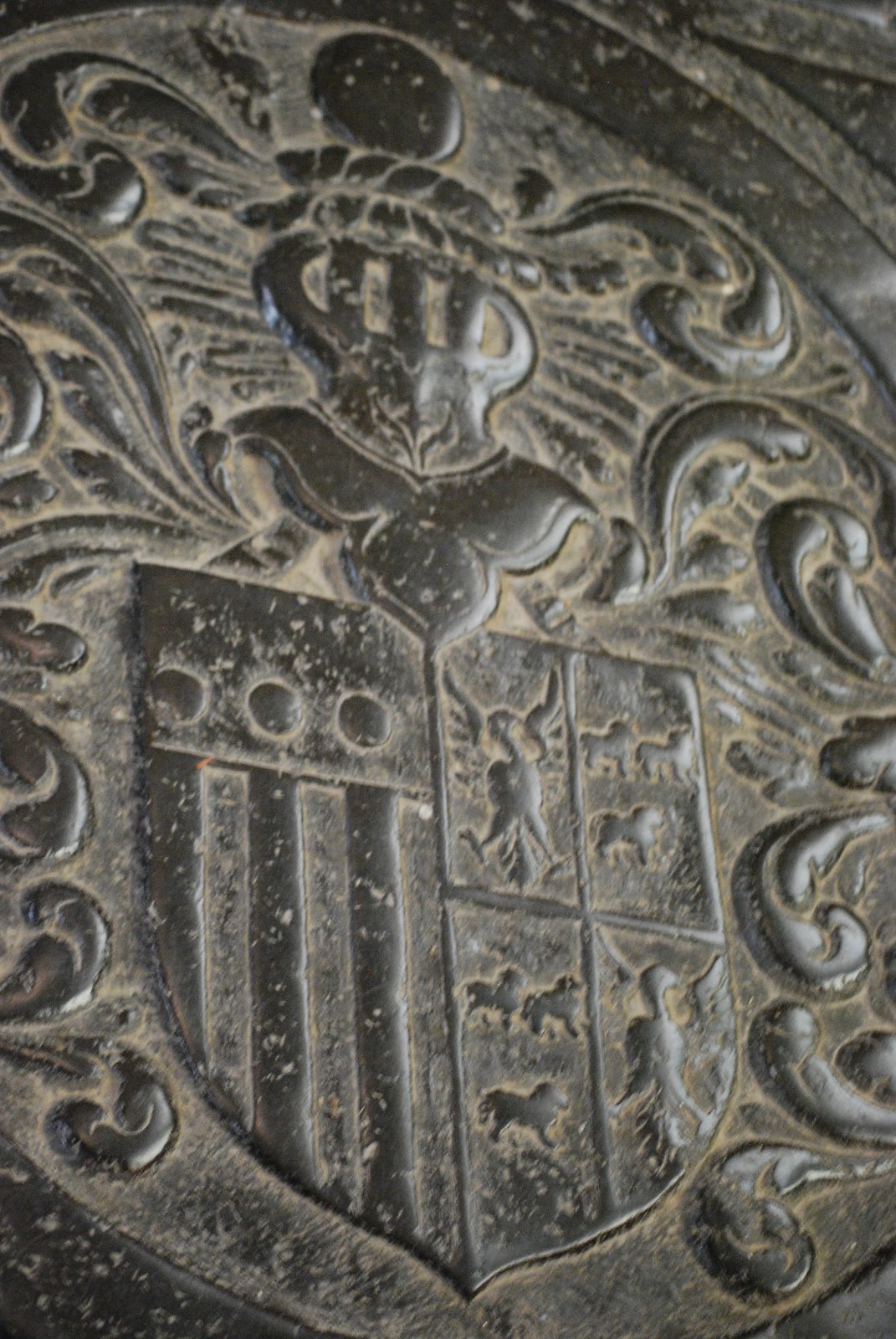 Heraldry: December 2012