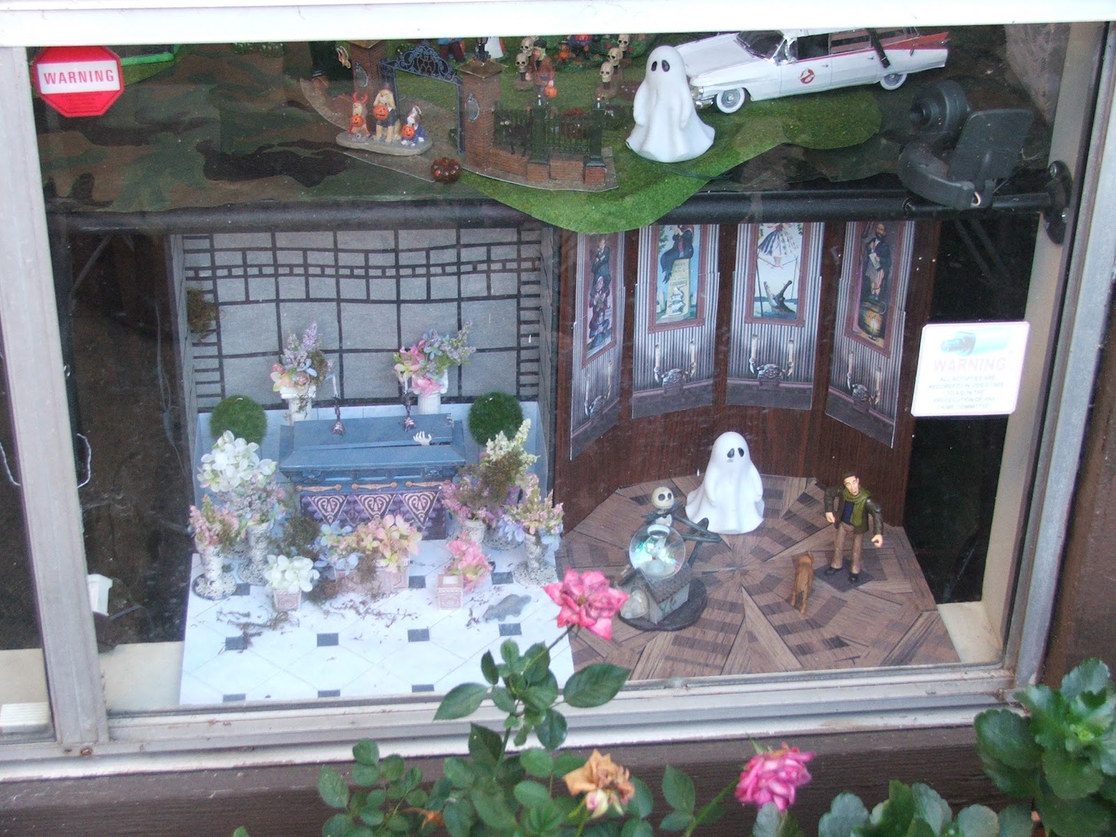 Halloweenables: Disneyland Haunted Mansion Rooms Diorama