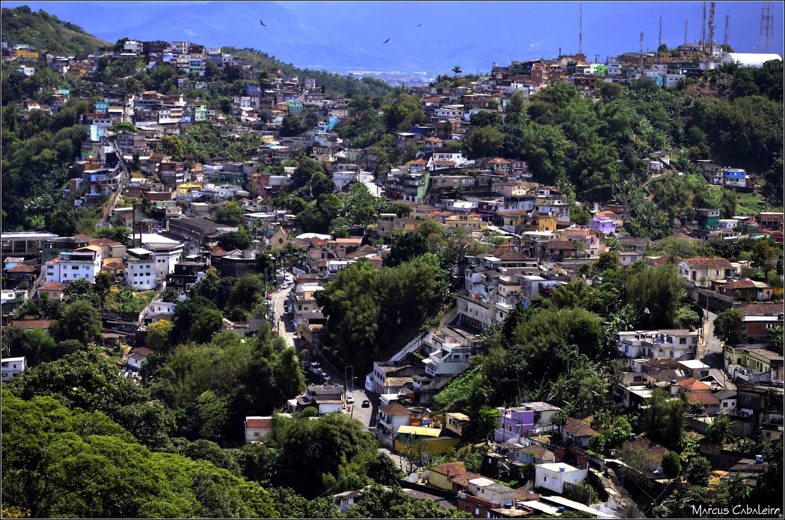Marcus Cabaleiro: Comunidade do alto da colina