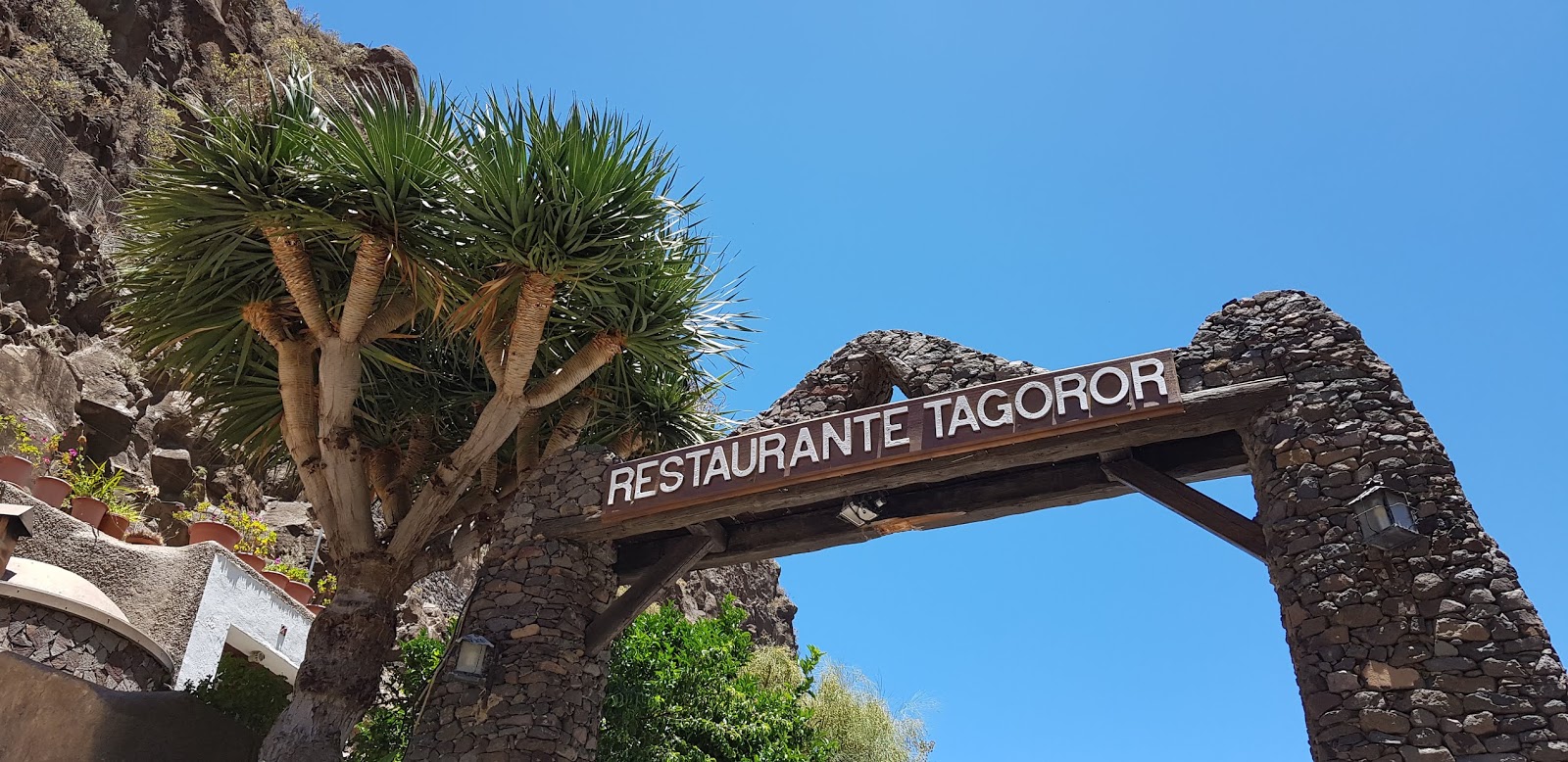 Die Canarios leben hier seit der Zeit der Altkanarier in Höhlenhäusern ...