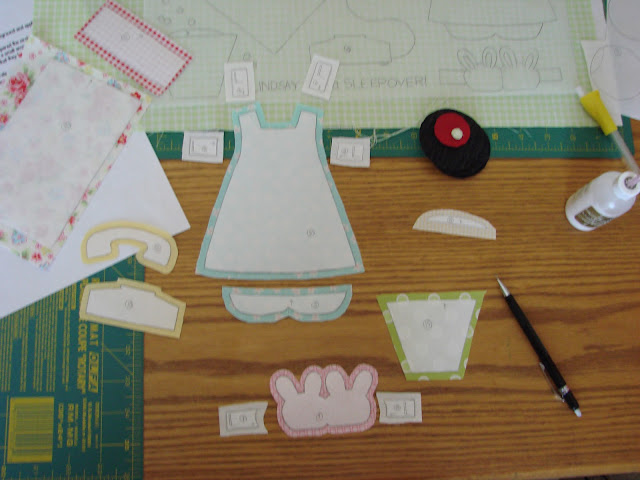 dream quilt create: Paperdoll Block-Applique Tutorial, part 1